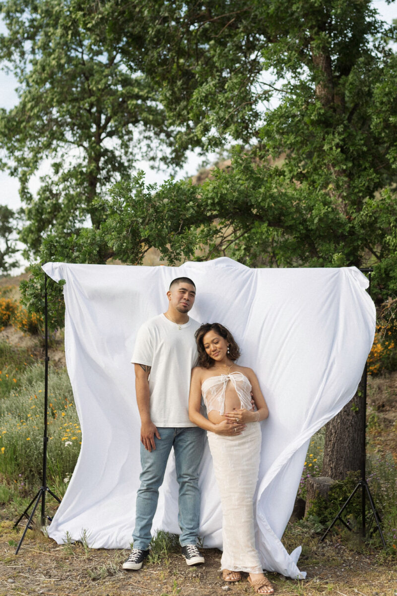 A Spring Time Maternity Session Among The Wildflowers